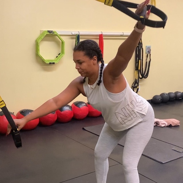 Shoulder Rotation Stretch With TRX by Nadia Chapman - Exercise How-to ...