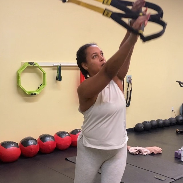 Torso Rotations by Nadia Chapman - Exercise How-to - Skimble