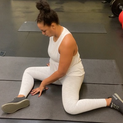Hamstring Door Stretch by Nadia Chapman - Exercise How-to - Skimble