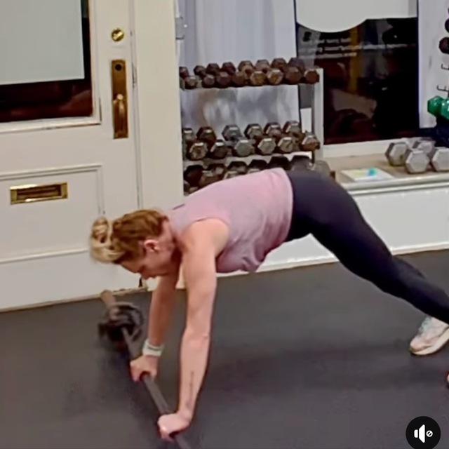 Barbell Roll Outs by Melissa Leng - Exercise How-to - Skimble