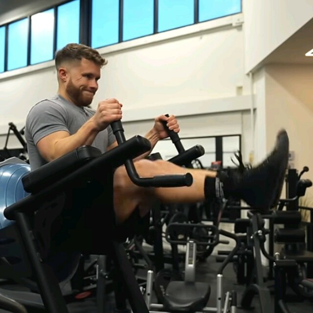 Roman Chair Leg Raise by Martin G - Exercise How-to - Skimble