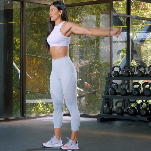 Banded Pass Through by Fifi J. - Exercise How-to - Skimble