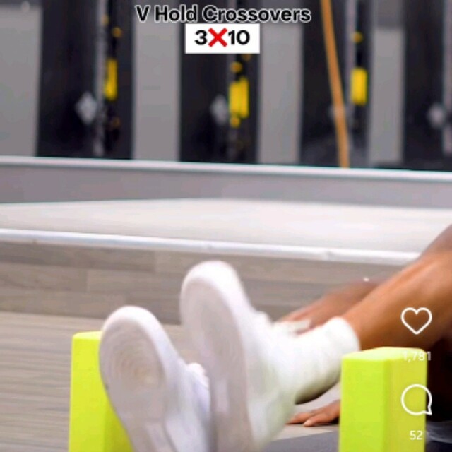 V Hold Crossovers by Martel Berry - Exercise How-to - Skimble