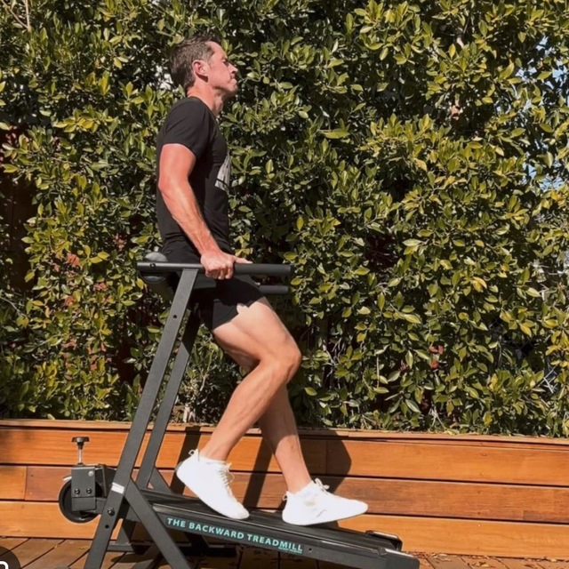 Incline Treadmill Backwards Walk por Livbeyond 💫 - Ejercicio Cómo ...