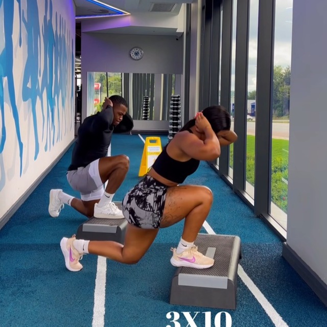 Reverse Bodyweight Lunges On Step by Deanna B. - Exercise How-to - Skimble