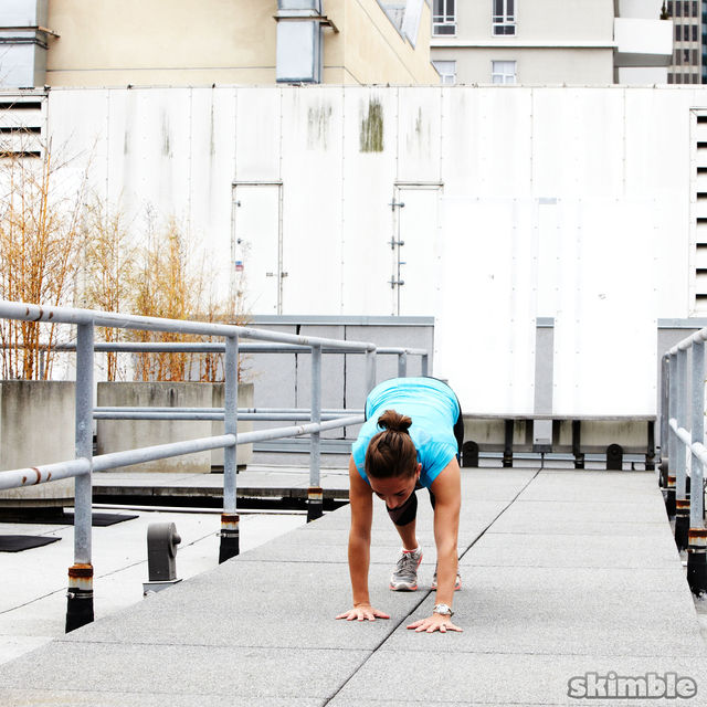 Walking Inchworms - Exercise How-to - Skimble Workout Trainer