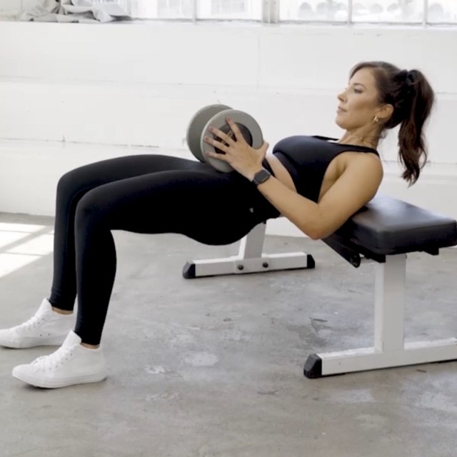 DB Hip Thrusts por Fifi J. - Ejercicio Cómo hacerlo - Skimble