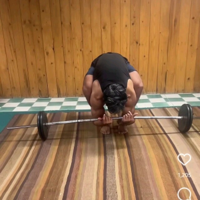 Zercher Deadlift by Martel Berry - Exercise How-to - Skimble