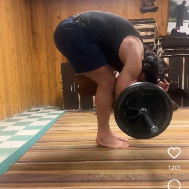 Zercher Deadlift by Martel Berry - Exercise How-to - Skimble