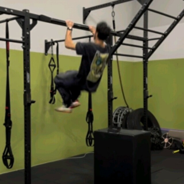 Knees Kip Pull Ups by Alex 🌊. - Exercise How-to - Skimble