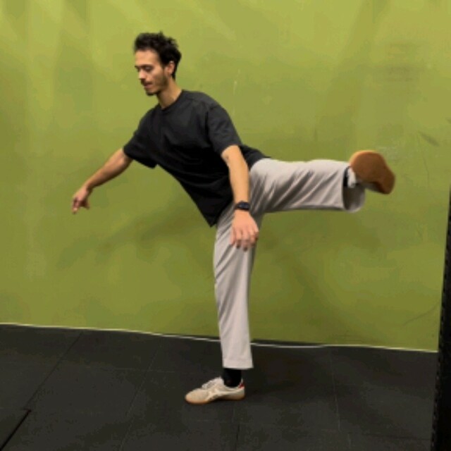 Mezzaluna Hip Level by Alex 🌊. - Exercise How-to - Skimble