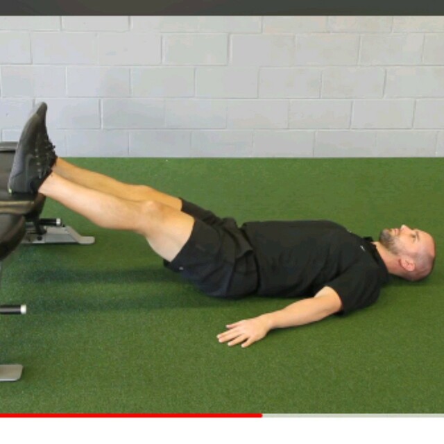 Elevated feet straight leg bridge by Francisco Perez - Ejercicio Cómo ...