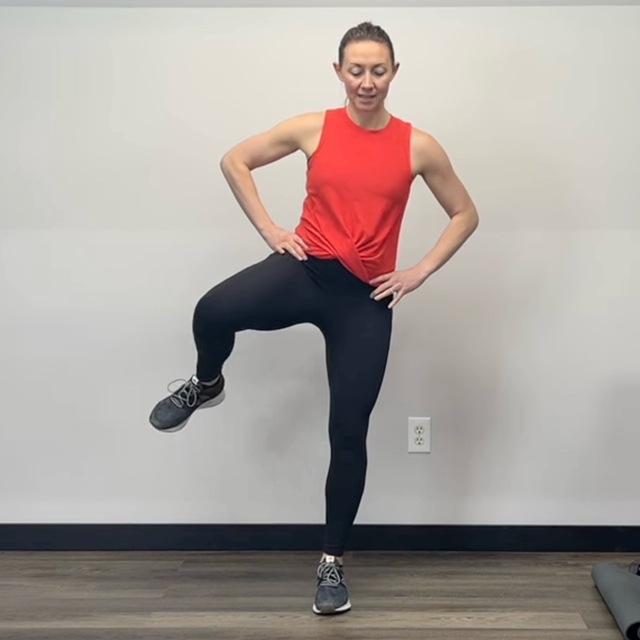 Balance Hip Rotations (R) by Ömer Köseoğlu - Exercise How-to - Skimble