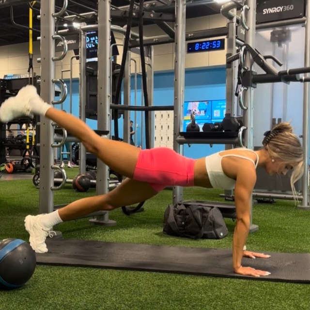 Plank With Leg Raise by Fifi J. - Exercise How-to - Skimble