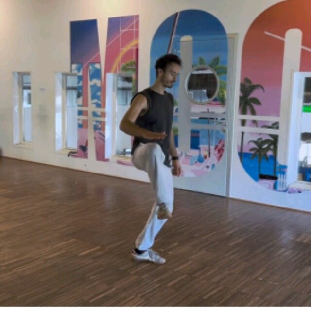 Leg Lift Knee Touches by Alex 🌊. - Exercise How-to - Skimble