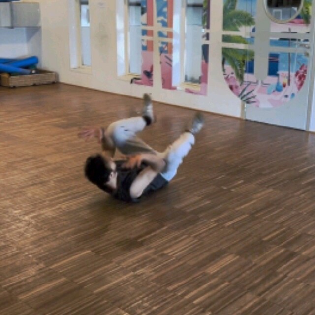 Side Roll by Alex 🌊. - Exercise How-to - Skimble Workout Trainer
