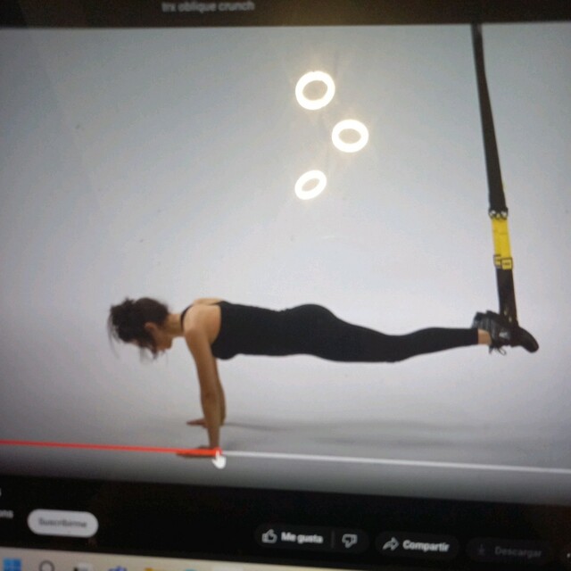 TRX Oblique Crunch by Juanma Menendez - Exercise How-to - Skimble
