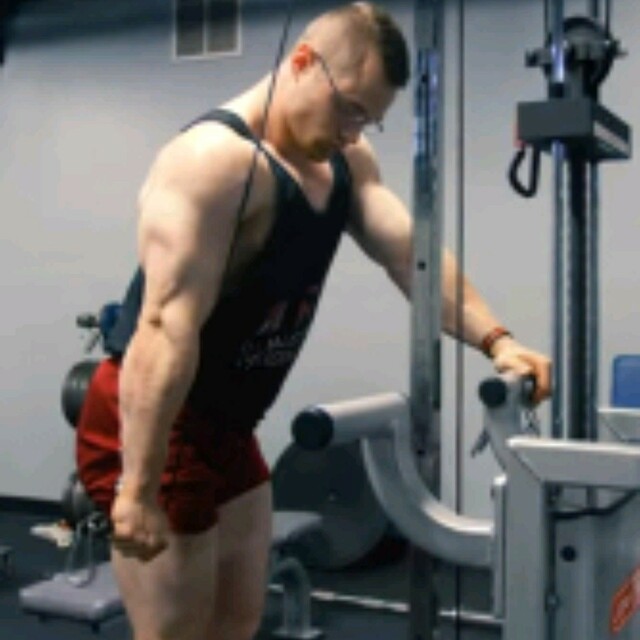 Single Arm Tricep Pushdown by Martel Berry - Exercise How-to - Skimble