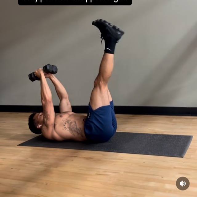 Chest Flys To Leg Raises by Deanna B. - Exercise How-to - Skimble