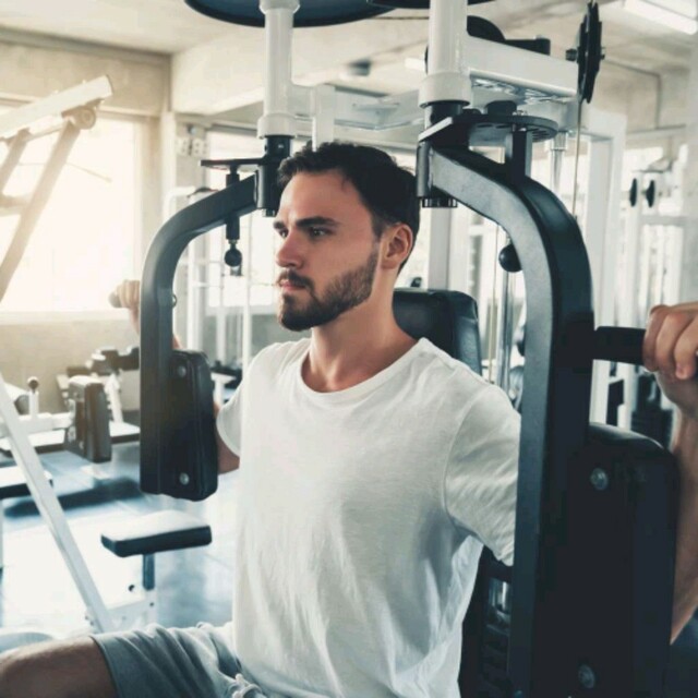 Pectoral Fly by Marcus De Pfeiffer-key - Exercise How-to - Skimble