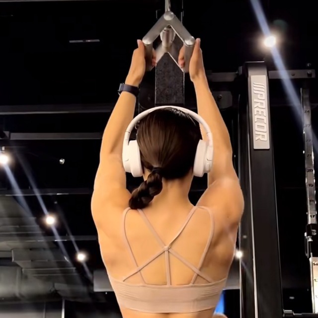 Close Grip Lat Pulldown by With Love, Foxy - Exercise How-to - Skimble