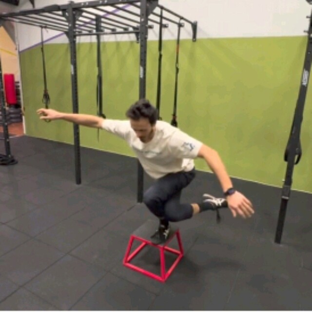 Elevated Dragon Squat by Alex 🌊. - Exercise How-to - Skimble