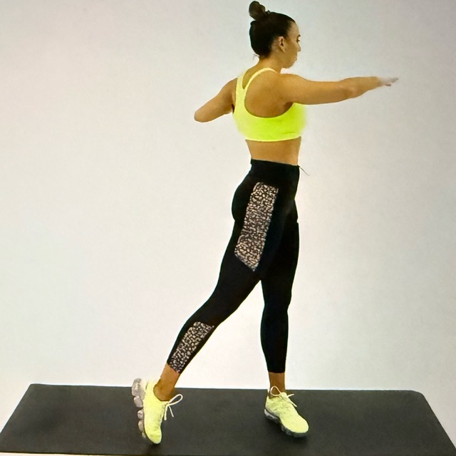 Right Side Torso Stretch by James Cummings - Exercise How-to - Skimble