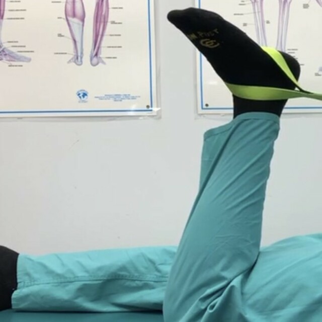 Knee Flexing#3 by Allan B. - Exercise How-to - Skimble