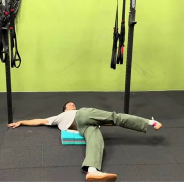 Lumbar Lying Rotation by Alex 🌊. - Exercise How-to - Skimble