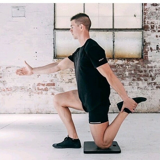 Skater Squat Advanced by Alex 🌊. - Exercise How-to - Skimble