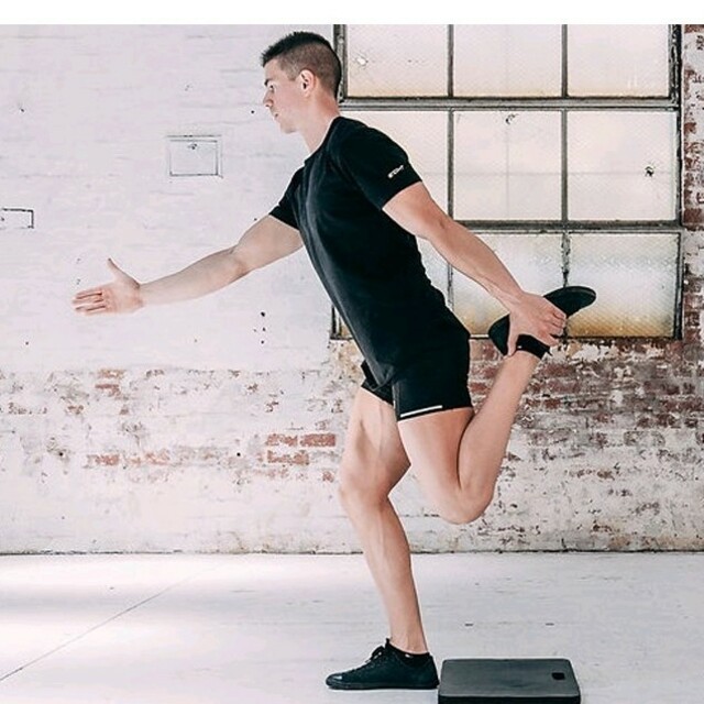 Skater Squat Advanced by Alex 🌊. - Exercise How-to - Skimble