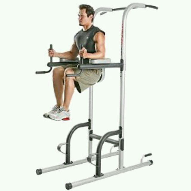 Roman Chair Knee Raises