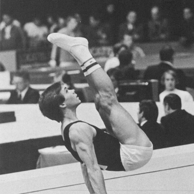 V Hold by Timothy Degraw - Exercise How-to - Skimble