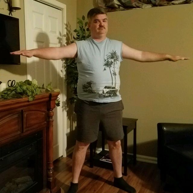 Hand To Toe Left And Right by James W. - Exercise How-to - Skimble