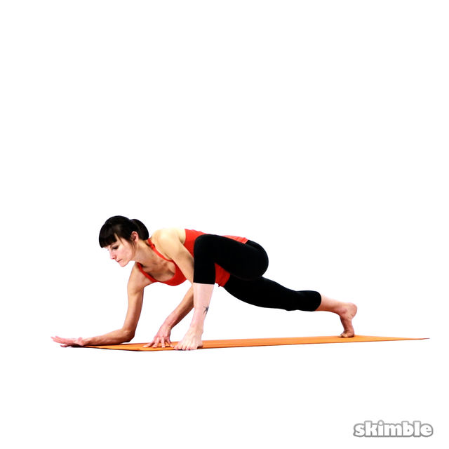 Advanced Left Lizard - Exercise How-to - Skimble Workout Trainer