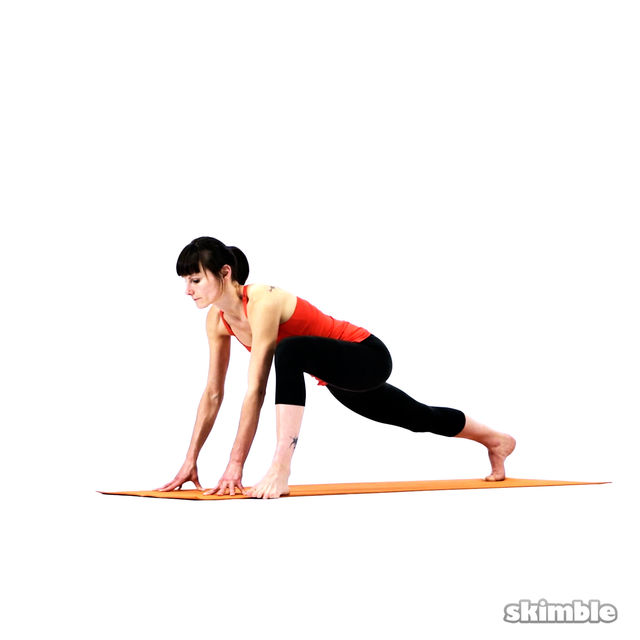 Advanced Left Lizard - Exercise How-to - Skimble Workout Trainer