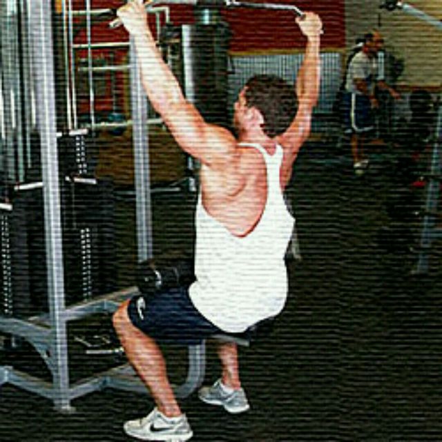 Polea Al Pecho por Juan Diego F. - Ejercicio Cómo hacerlo - Skimble