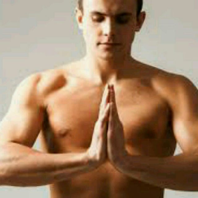 Raise Folded Hands by Sonja H. - Exercise How-to - Skimble