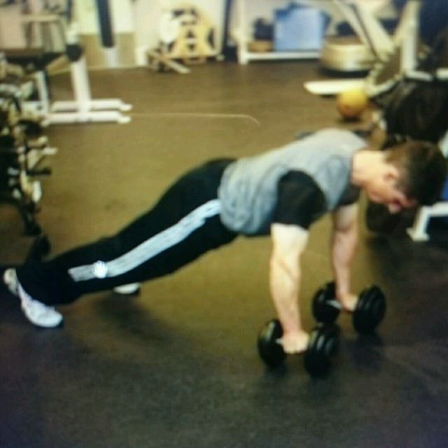 DB Renegade Row by Tony S. - Exercise How-to - Skimble