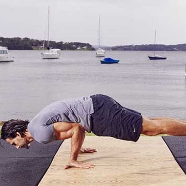 Elbow Lever by Damien R. - Exercise How-to - Skimble