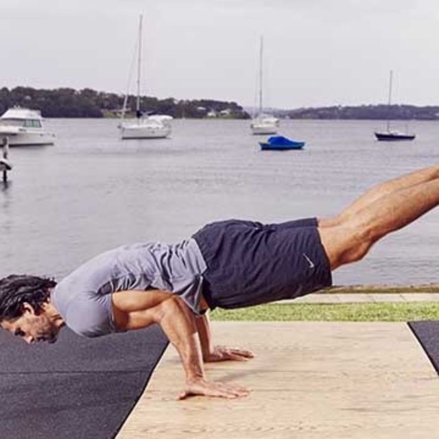 Elbow Lever by Damien R. - Exercise How-to - Skimble