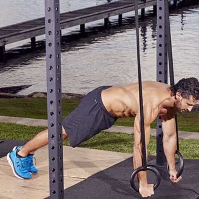 Pec Fly by Damien R. - Exercise How-to - Skimble Workout Trainer