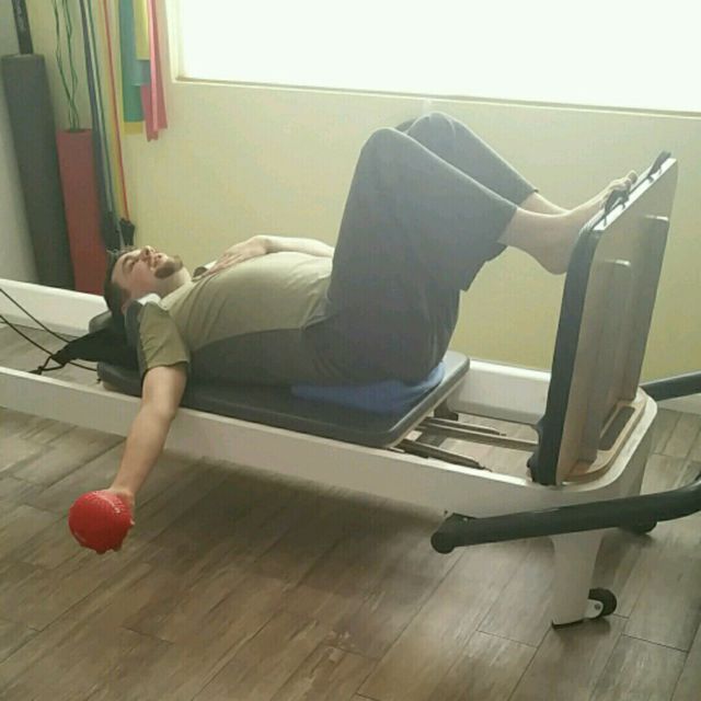 Passing The Globe by Benjamin V. - Exercise How-to - Skimble