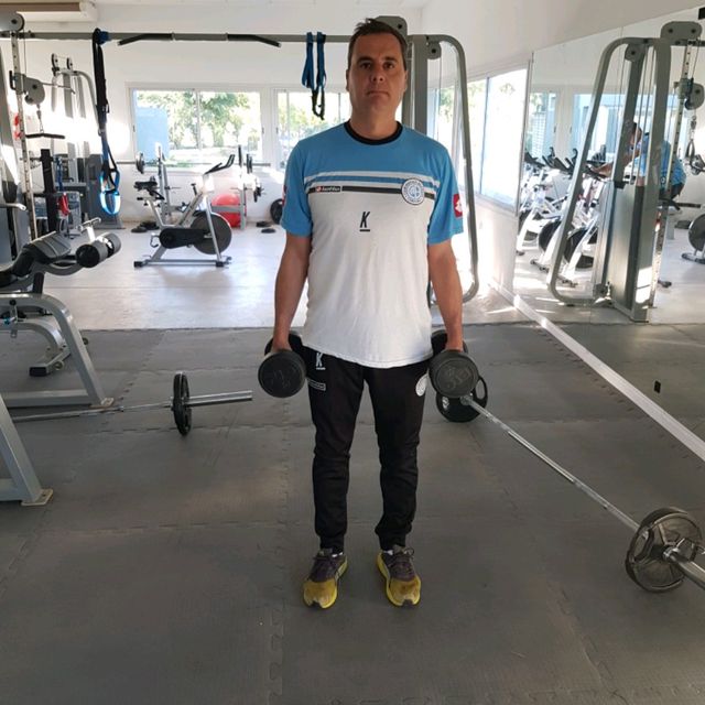 Estocada Lateral c/mancuerna by Pela Aveldaño - Ejercicio Cómo hacerlo ...