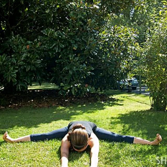 Front Split Forward Fold by Alex Marchant - Exercise How-to - Skimble