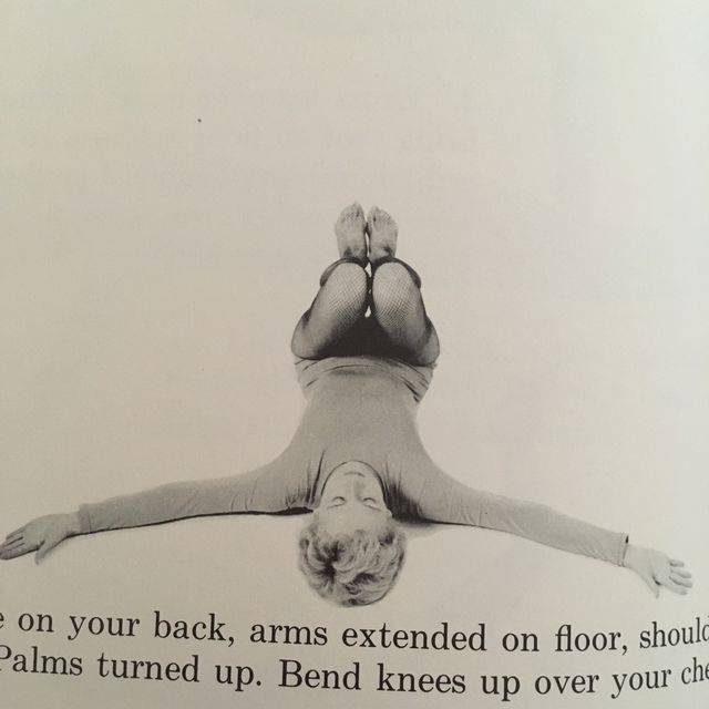 Upper Hip Roll by Sammy K. - Exercise How-to - Skimble