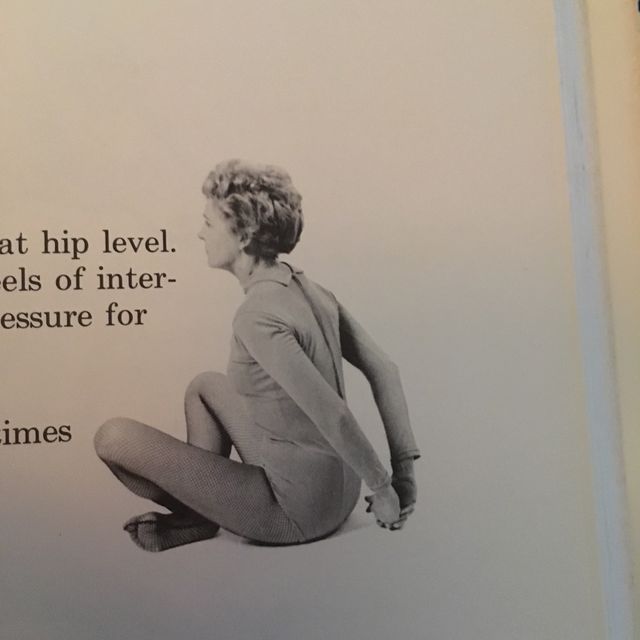 Press The Ball by Sammy K. - Exercise How-to - Skimble