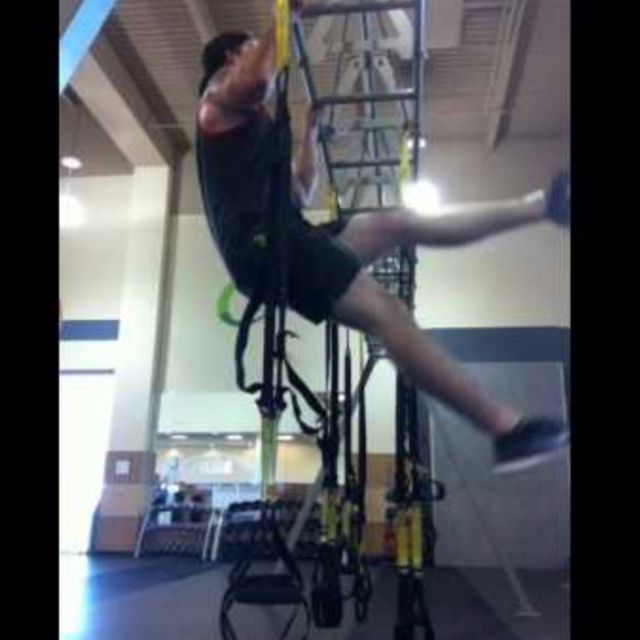 Hanging Flutter Kicks by 𝓐𝓷𝓲𝓽𝓪 🌊 - Exercise How-to - Skimble