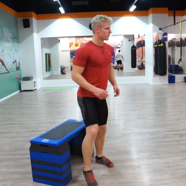 Reverse Step Up by 𝓐𝓷𝓲𝓽𝓪 🦋 - Exercise How-to - Skimble