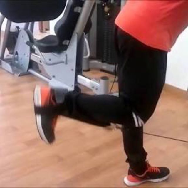 Curl Con Polea Baja Parado A Una Pierna by Gustavo Daza - Ejercicio ...
